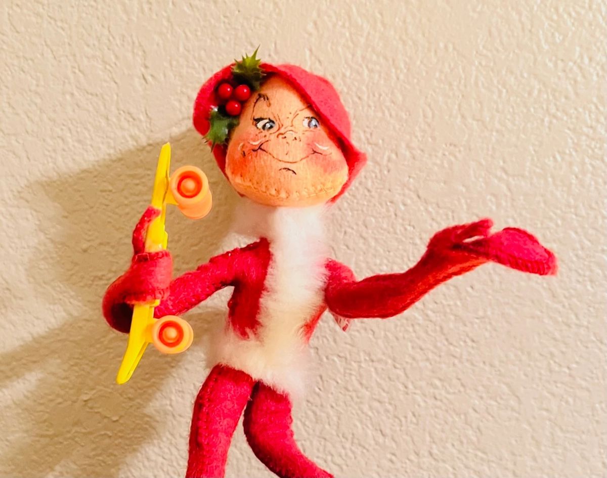 Collecting Annalee Dolls - Venzor Estate Sales